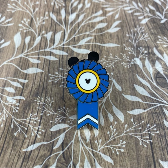 Disney | Accessories | Donald Duck Ribbon Hidden Mickey Disney Pin ...